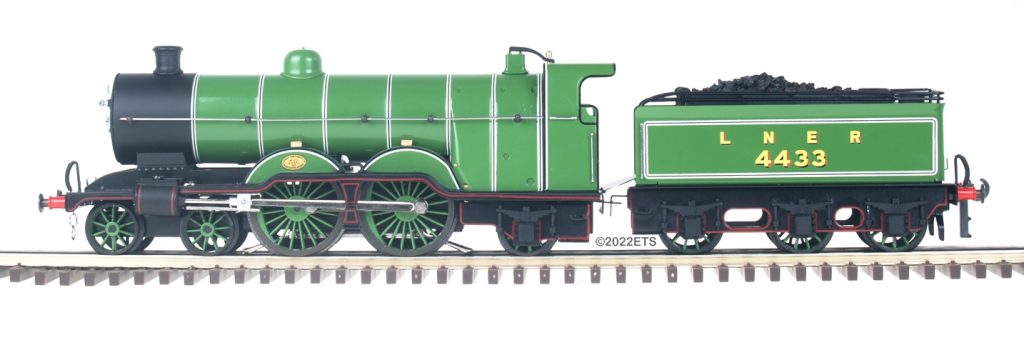 WJV01142 GNR Class C1 4-4-2 Atlantic – LNER lined green (saturated ...